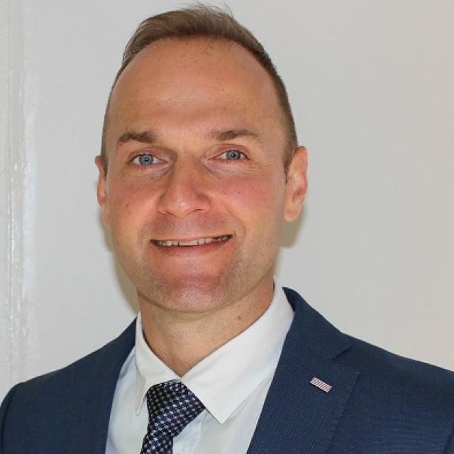 Mr Francois Oosthuizen | Research Contracts and Innovation